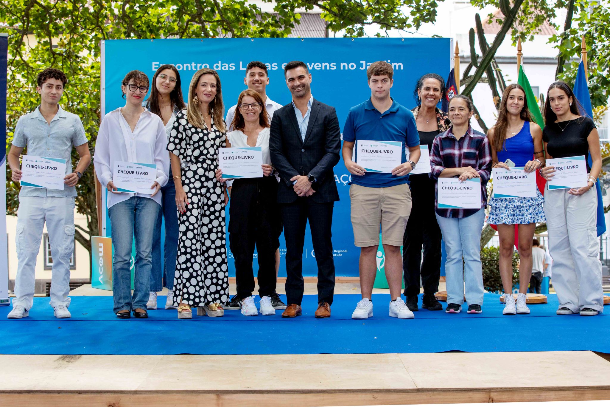 EMITIDOS PRIMEIROS 50 “CHEQUES-LIVRO” DE 100 EUROS PARA JOVENS ...
