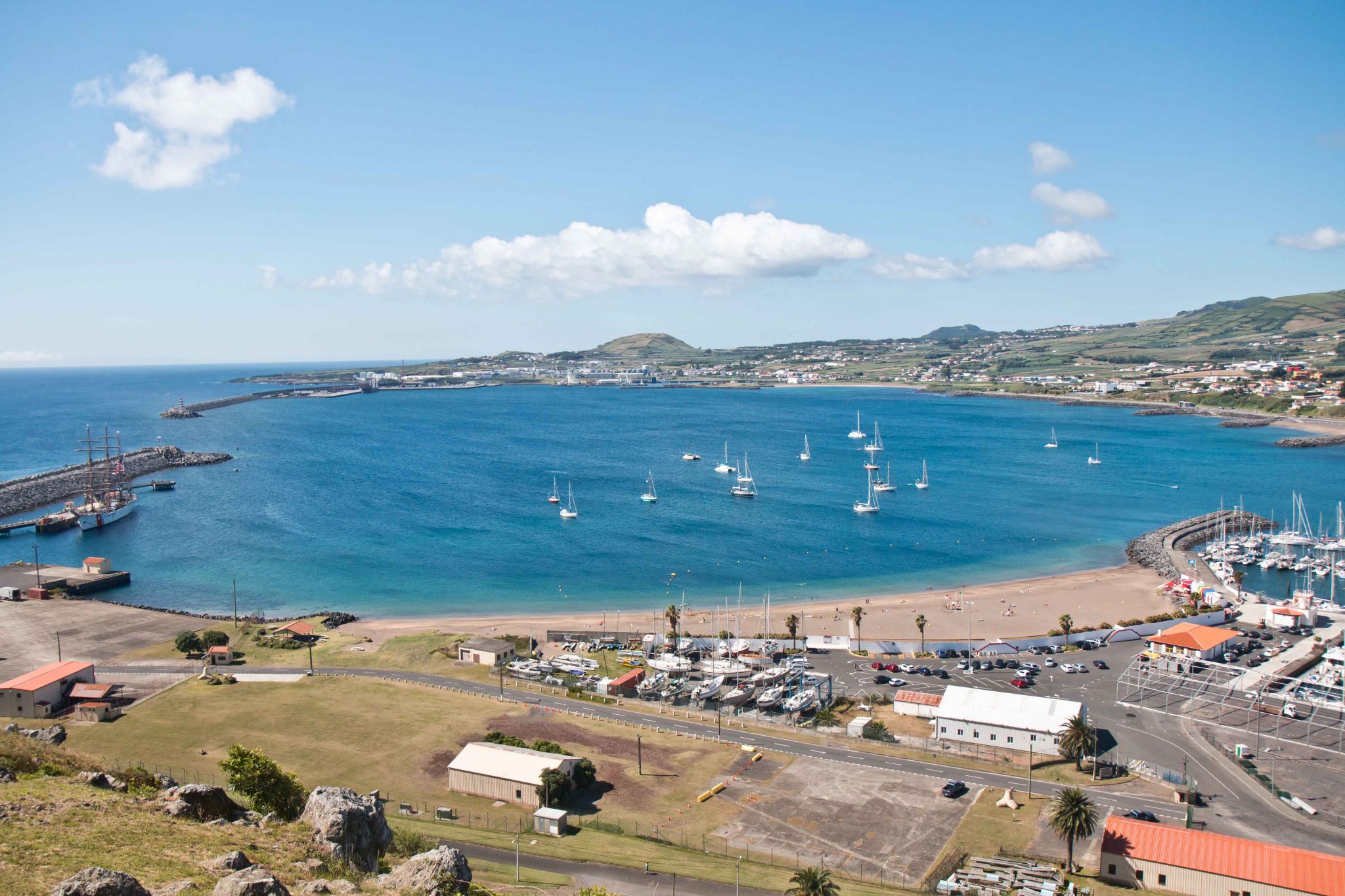 PRAIA DA VITÓRIA DISTINGUIDA COMO “MUNICÍPIO MAIS AZUL” DOS AÇORES PELO ...