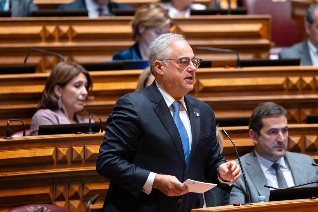 PAULO MONIZ DEFENDE MELHOR REGULAÇÃO LABORAL NO SETOR DAS PESCAS PARA ...